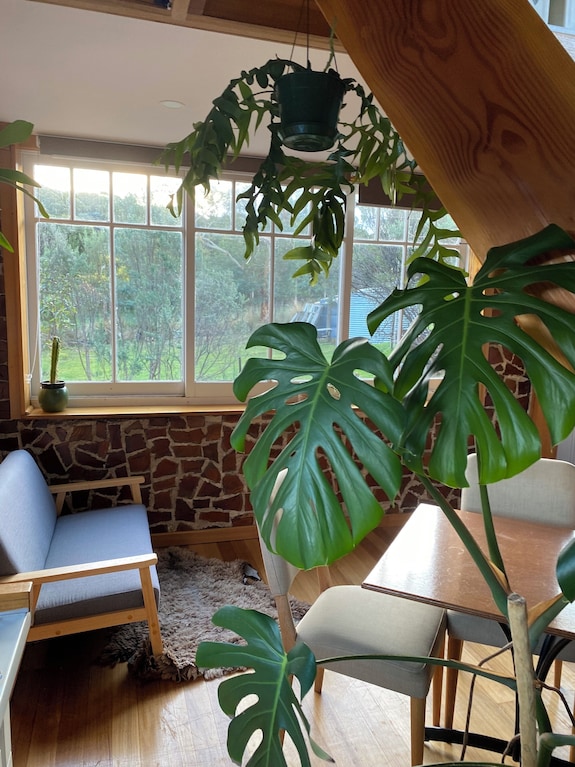 Intimate, Earthy Cottage In Tranquil Setting - Tasmania