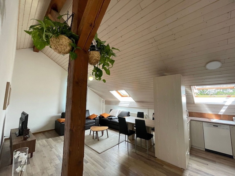Joli Appartement Pour 4 Personnes Avec Wifi, Tv Et Balcon - Canton de Jura