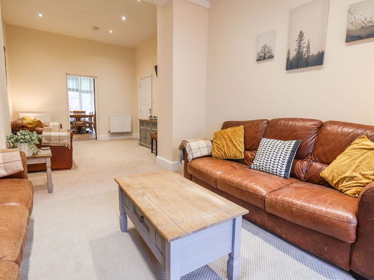 4 Normanby Terrace, Pet Friendly, Character Holiday Cottage In Whitby - Sandsend
