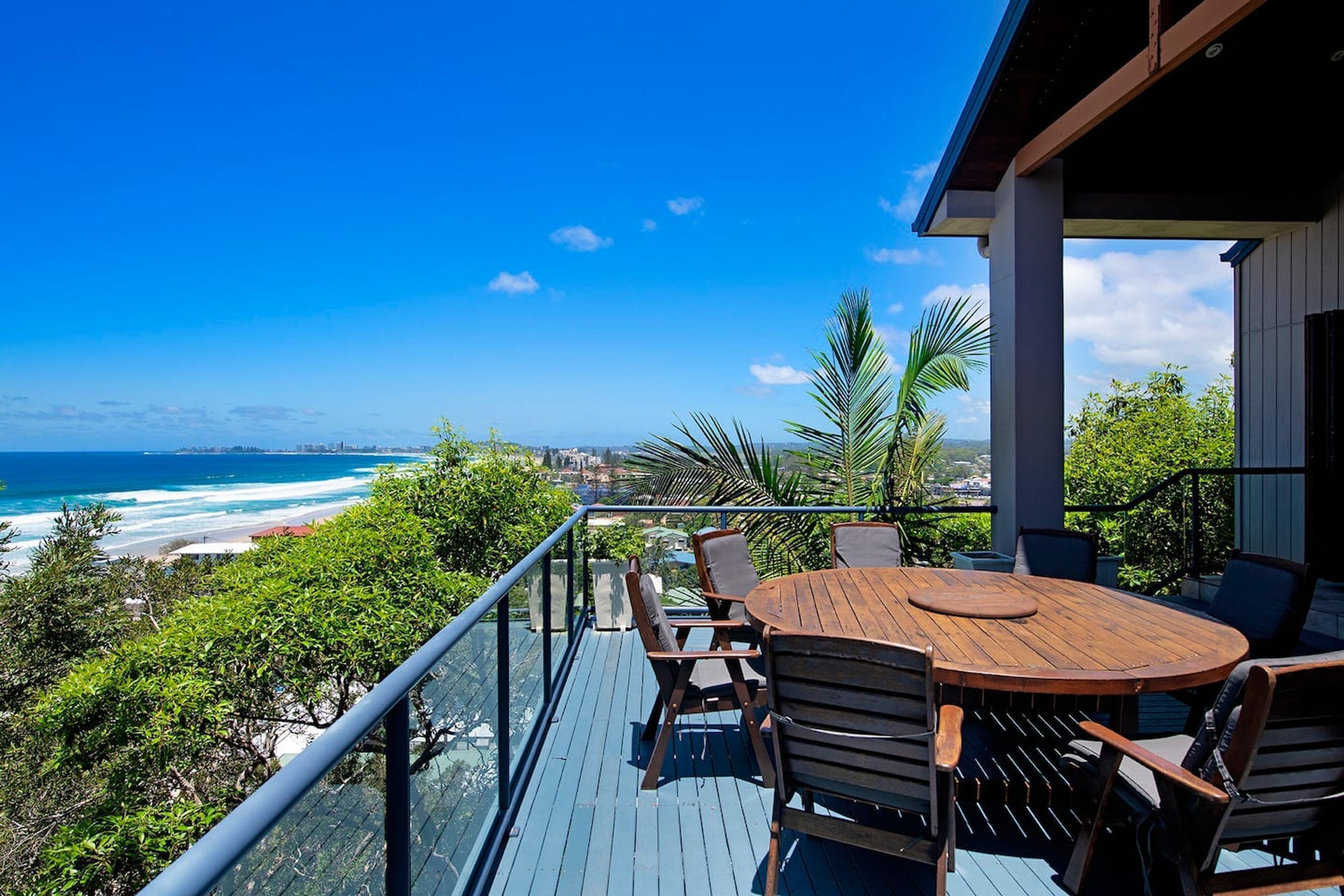Luxury Self-Contained House - Rainbow Bay, Snapper Rocks - Gold Coast ...