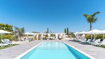 Piscina exterior sazonal