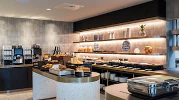 Café da manhã self-service diário (EUR 22.50 por pessoa)