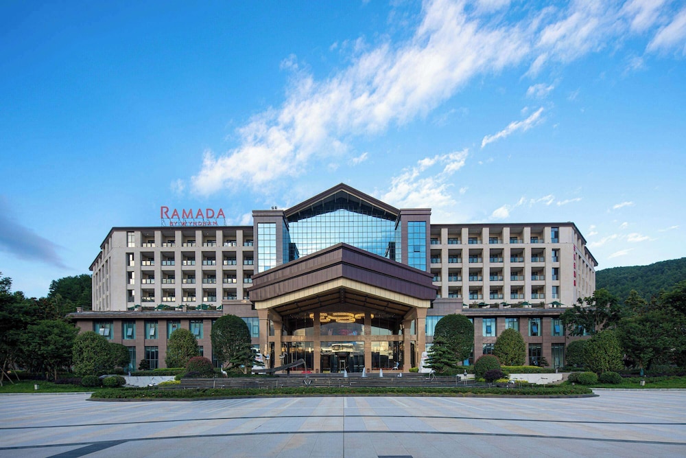 Ramada By Wyndham Guangyuan Zengjiashan Resort - Guangyuan