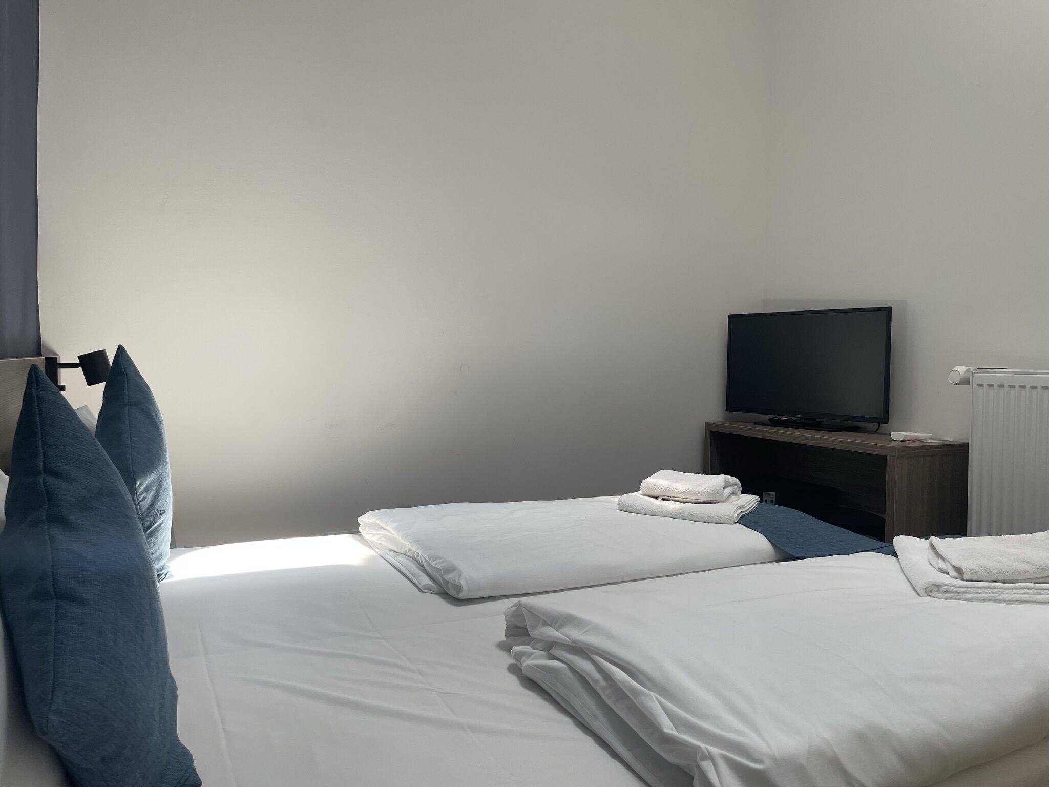 Cofre no quarto, secretária 