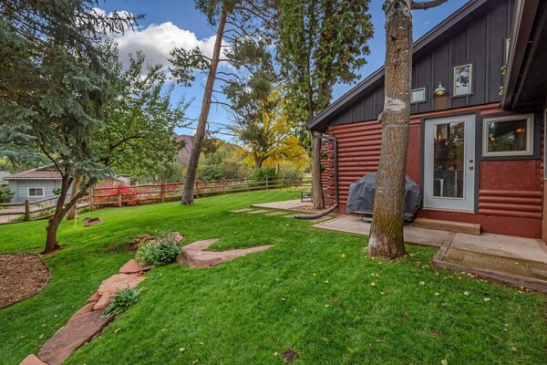 Locally Owned Modern House With Unique Path Over Roaring Fork Pedestrian Bridge - Glenwood Springs, CO