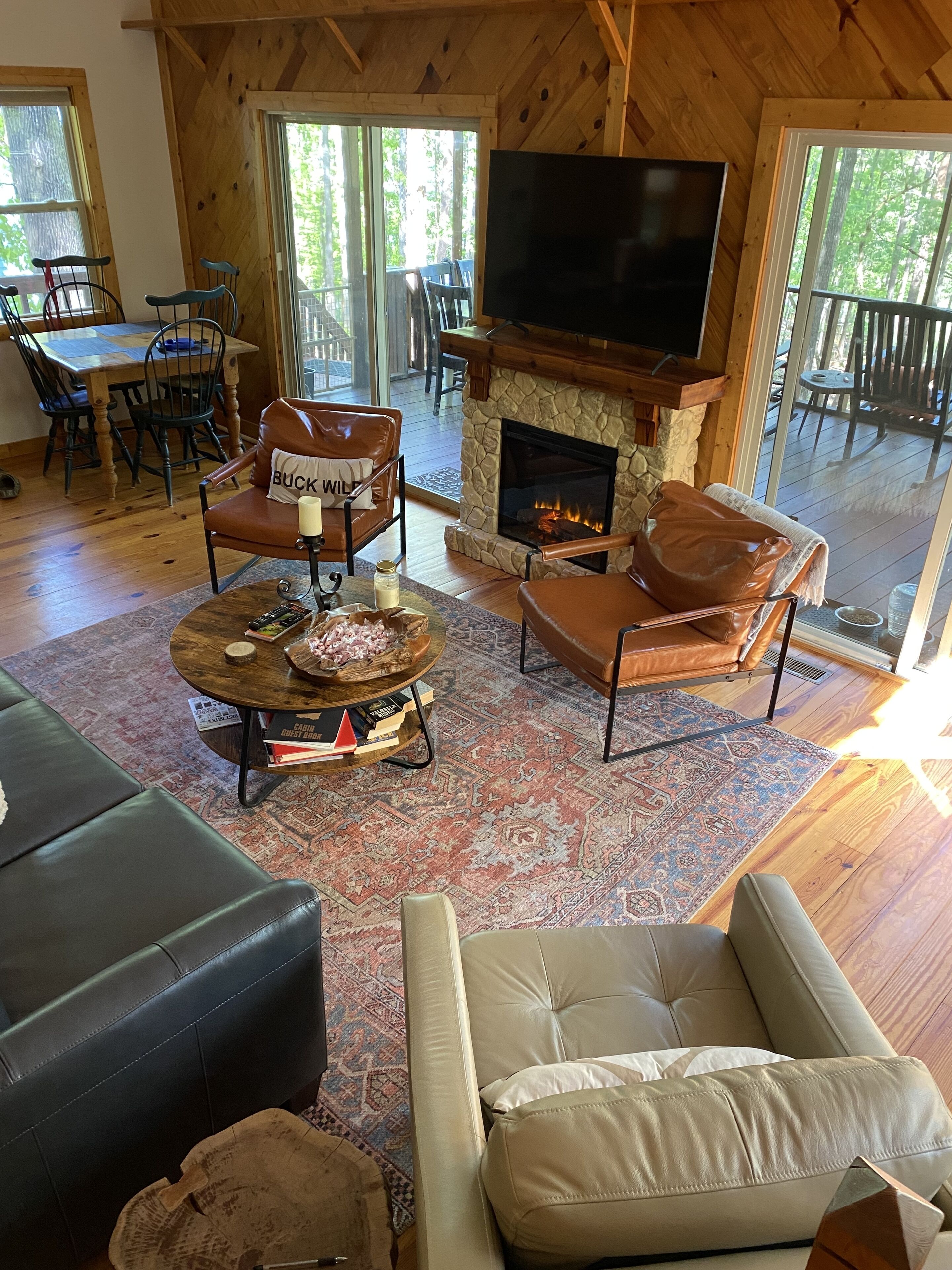 \Nnewly Furnished 3 Bedroom 2 Bath On The Lake With Covered Dock - Lake Hartwell