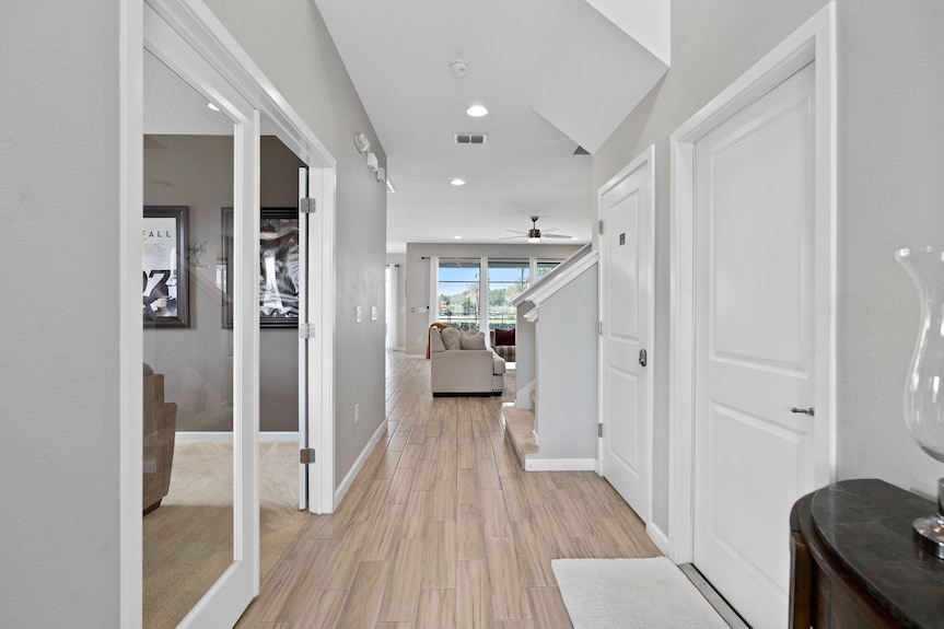 Luxury 5br/5ba Villa With Spacious Outdoor Patio Near Disney & Universal Parks - Kissimmee