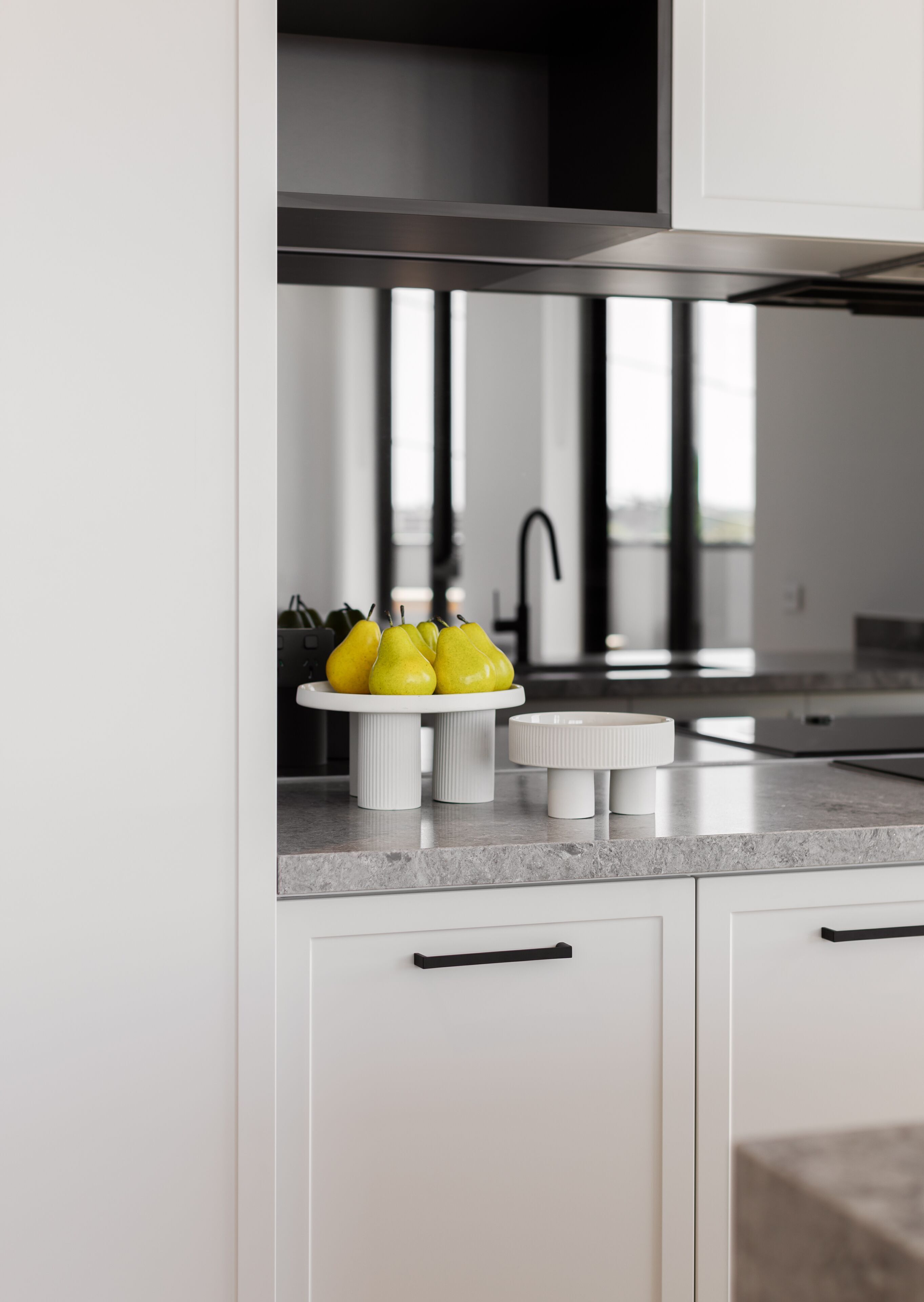Cozinha privada | Um micro-ondas, uma placa de cozinha, uma máquina de lavar louça 