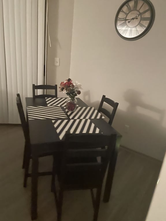 Chic Vibe Any Day Of The Week! - Johns Creek, GA