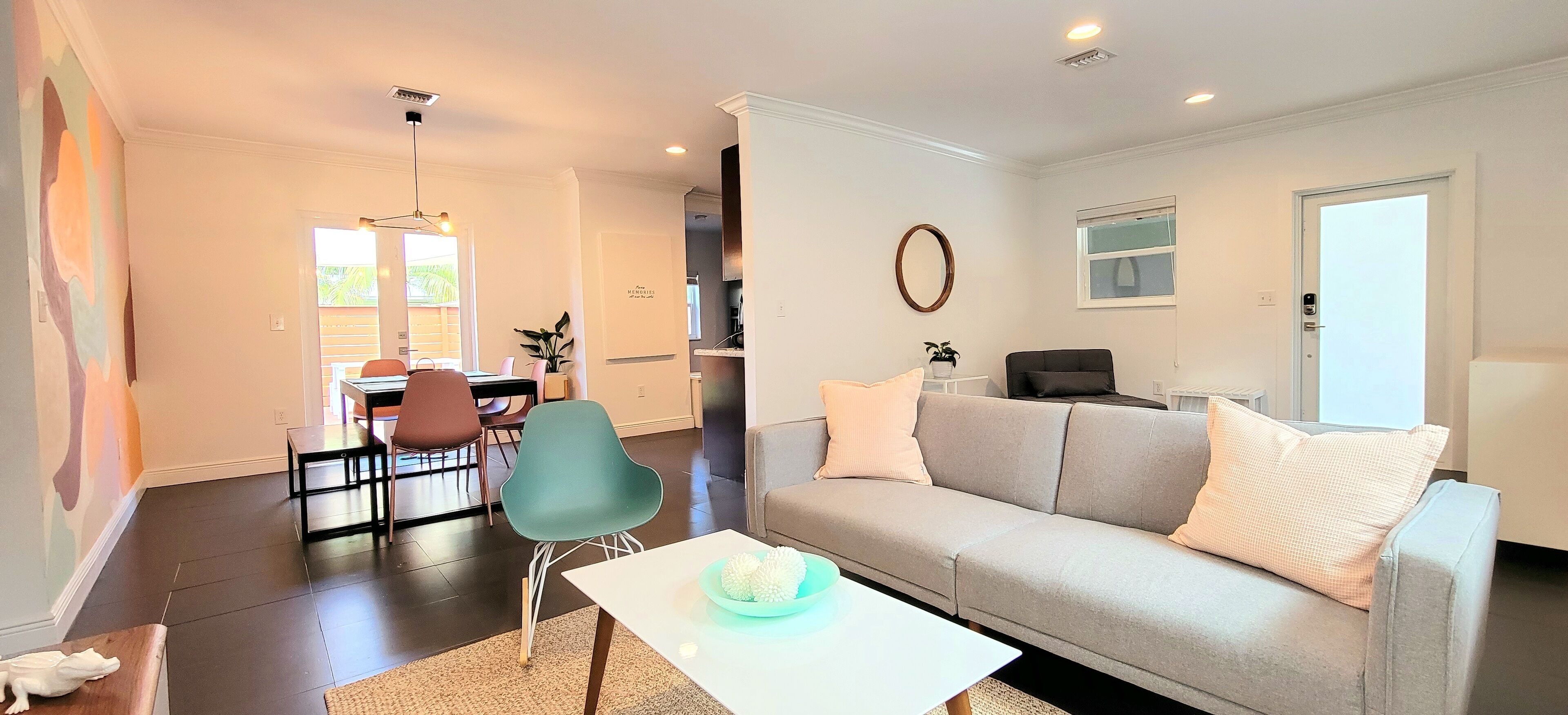 Modern 3 Bed/2 Bath House By Coco Walk W/ Private Cozy Deck(family/pet-friendly) - Miami