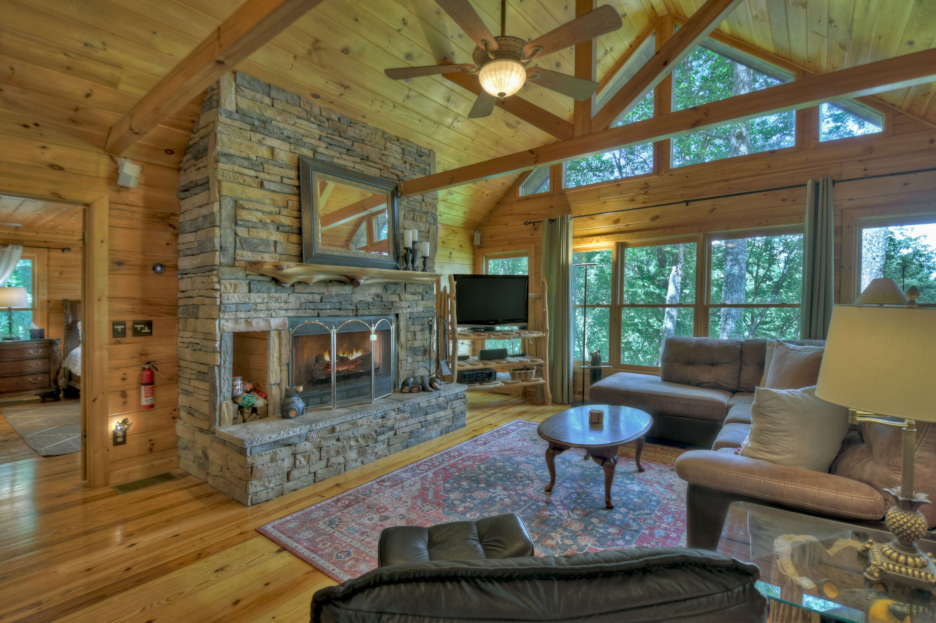 Stunning Mountain Cabin W/ Pool Table, Hot Tub, Wifi, 20 Min To Blue Ridge - Georgia, GA