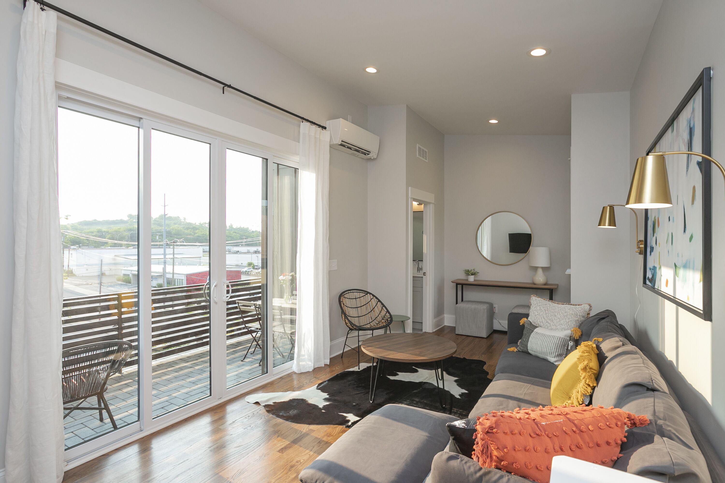 Weho 3 Story Townhome 2 Of 4 W/ Balcony Walkable! 8 Mins Drive To Brdwy! - Nashville