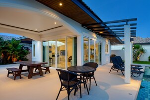 Villa Clássica | Terraço/pátio interior