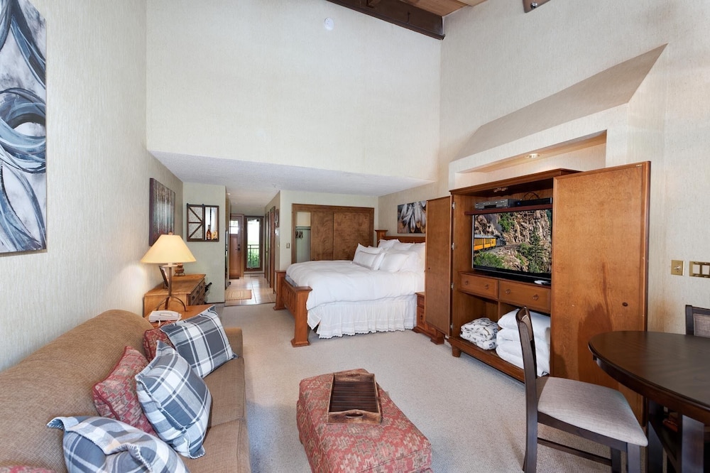 10 Min To Ski - Private Deck - Golf/ac/ Pool/hot Tub - Tamarron Resort #552 - Colorado