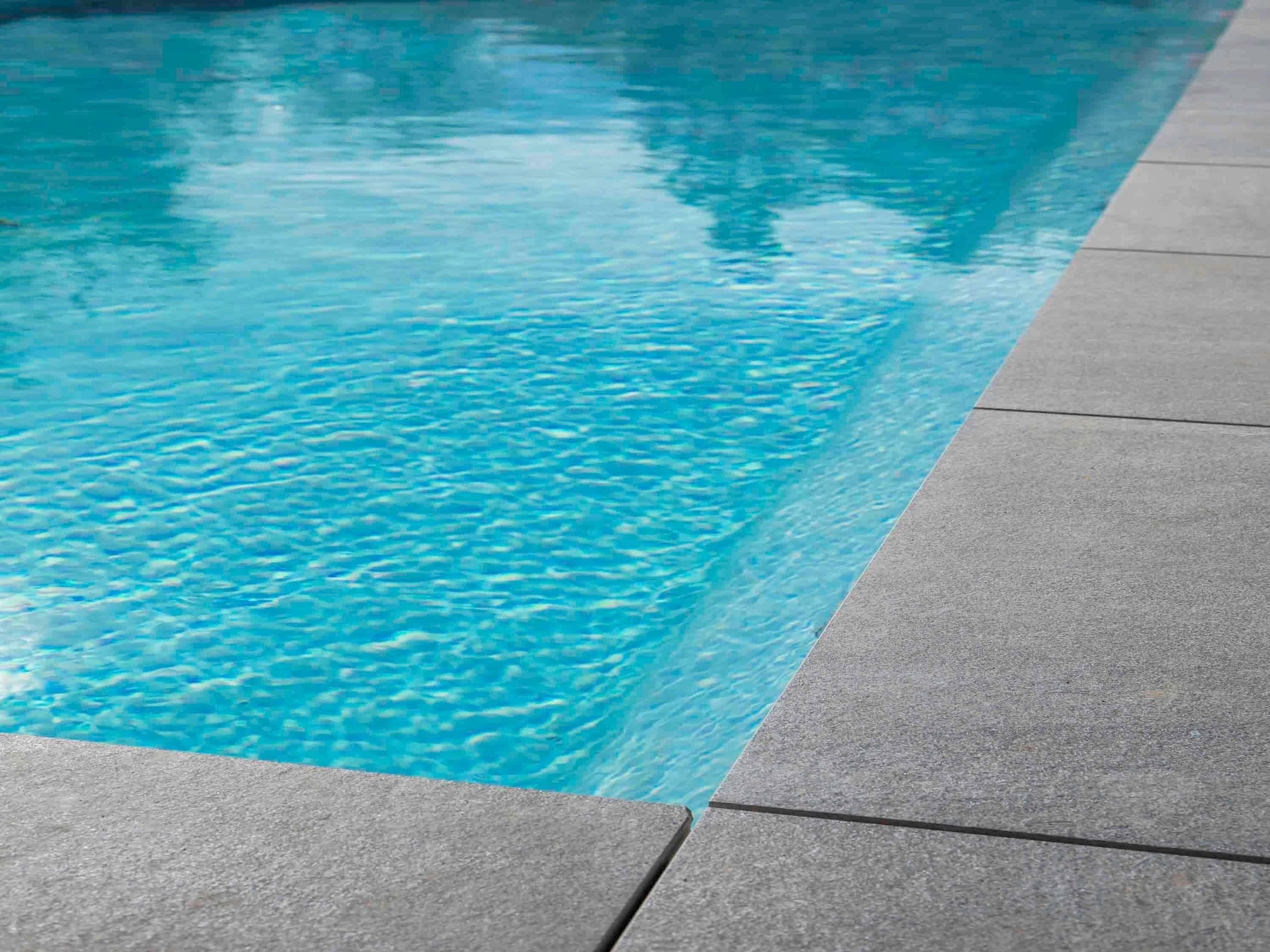 Piscina exterior sazonal 
