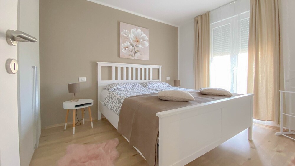 Casa Erik - Tres Habitaciones Chalet, Capacidad 6 - Umag