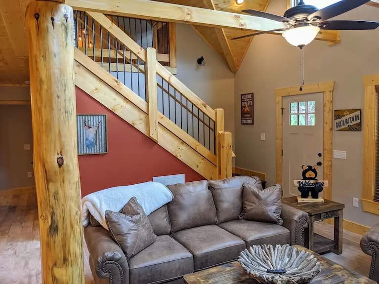 Easy Access! Mountain Views,watch The Elk, Fire Pit,close To Skiing,tubing, Golf - Sylva, NC