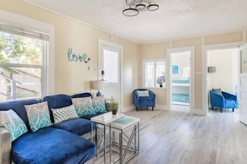 Viva Pacifica - Right In The Heart Of All The Fun! - San Diego, CA