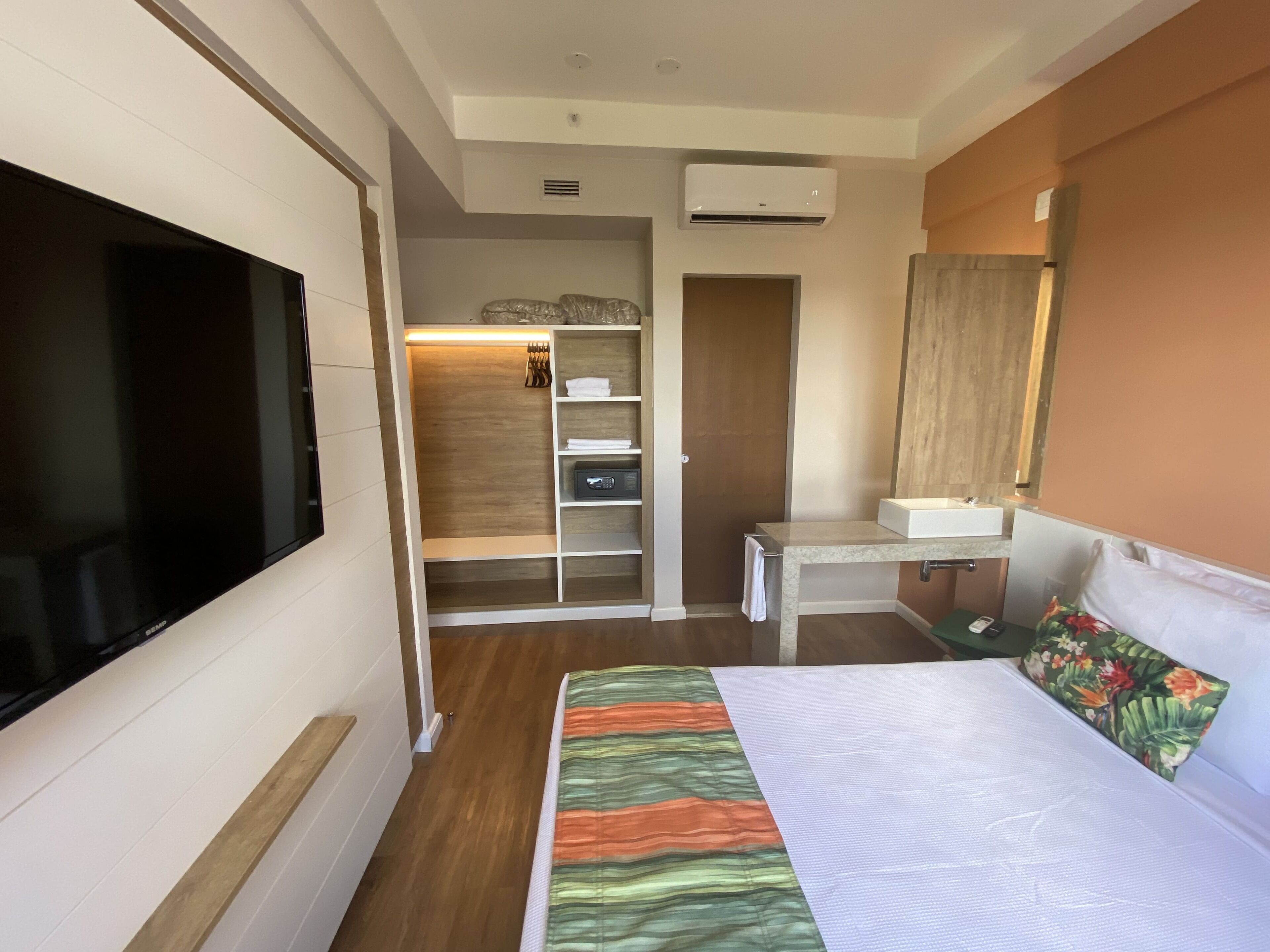 Suíte, Vista para o pôr do sol - Incluso acesso ao Parque Aquático Hot Beach Olímpia | Cofres nos quartos, cortinas blackout, Wi-Fi de cortesia, roupa de cama