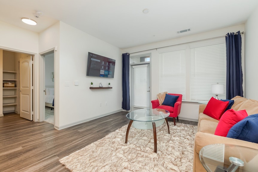 Luxury Apt | Work From Here | King Bed | Fast Wifi |6mi To Clt️ - Charlotte