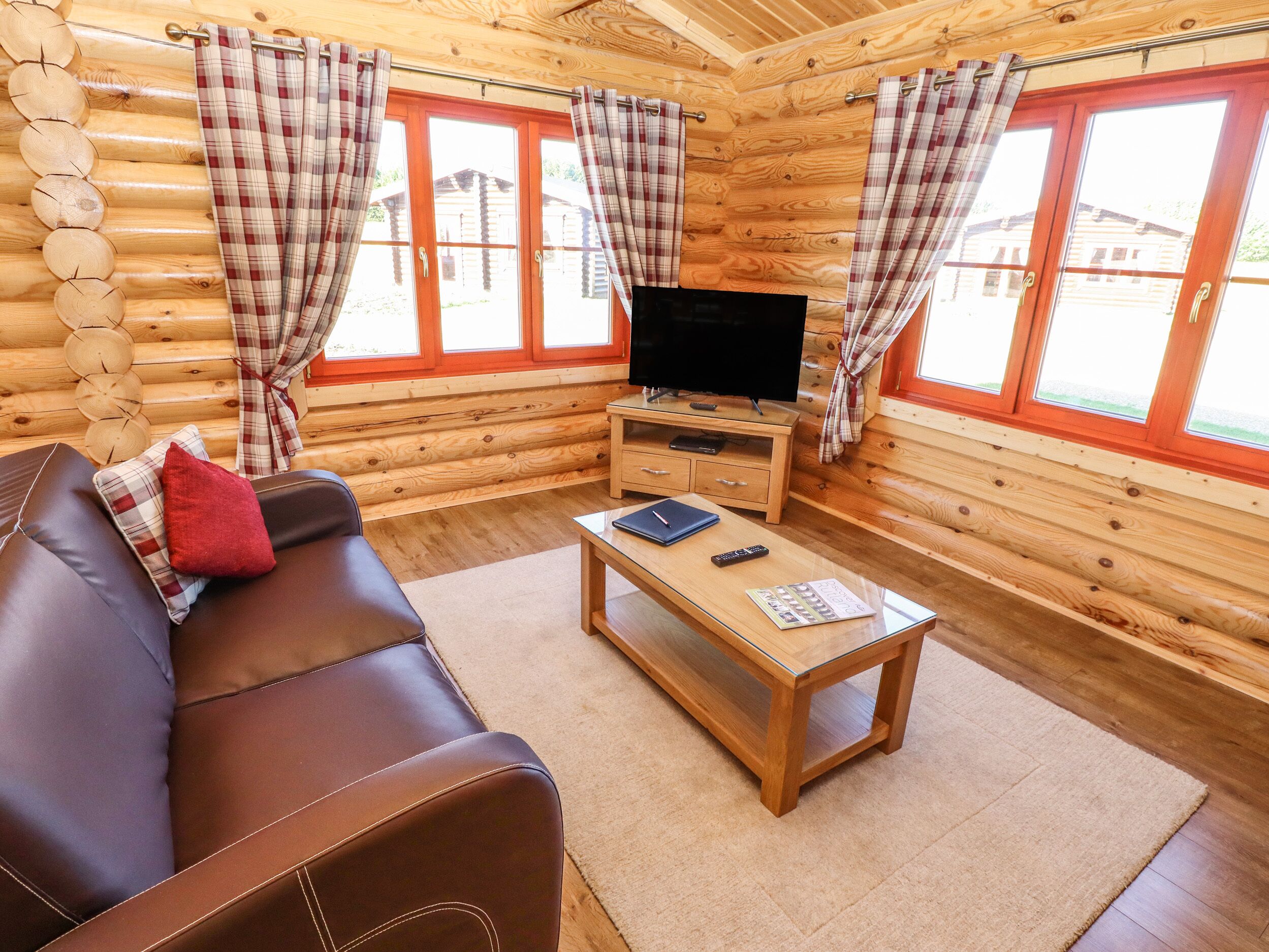 Rowan Lodge, Family Friendly, With Pool In Greetham, Rutland - Nottinghamshire