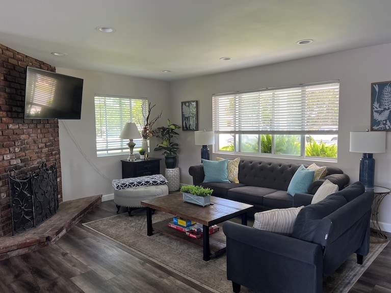 Heated Pool, Jacuzzi, Serene Quite Backyard - Irvine