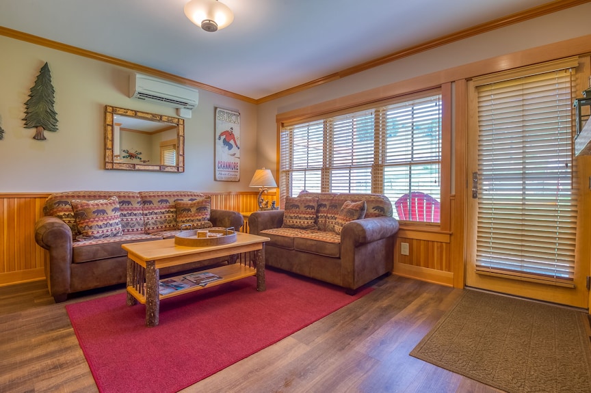 Year Round Luxury Slopeside Mountain Retreat @ Cranmore, North Conway - Conway, NH