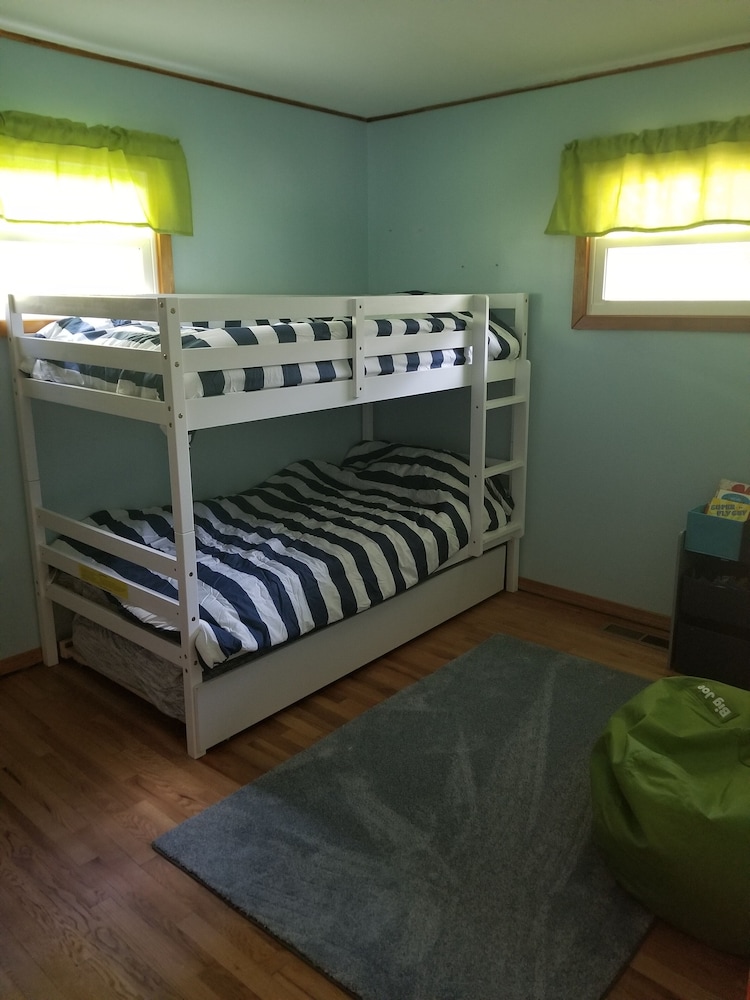Go Blue! Bright Home With Large Fenced In Yard! 3m To Penn State. Free Breakfast - 펜실베이니아