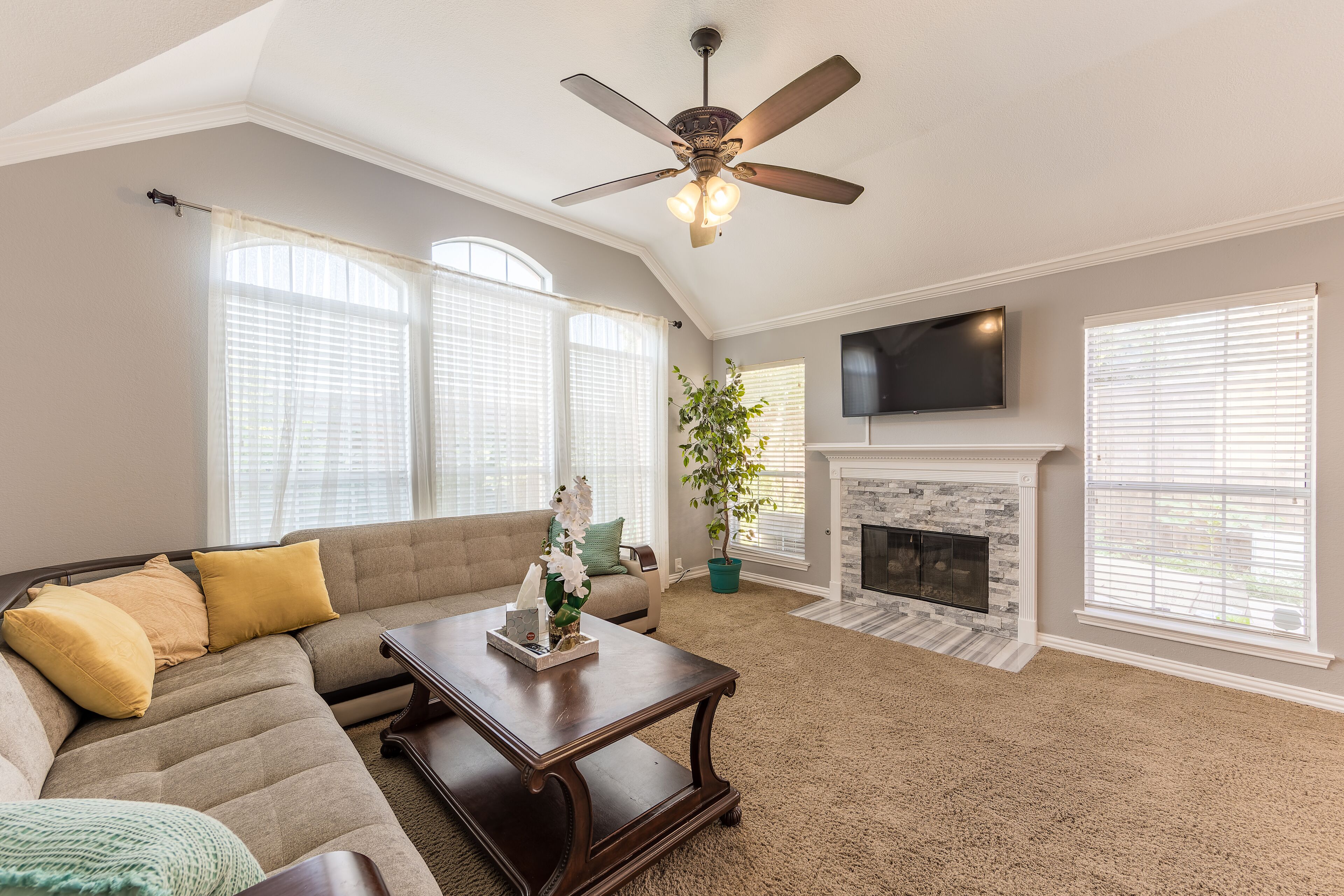 Luxury 3 Bedroom Residential Home In Frisco - Frisco, TX