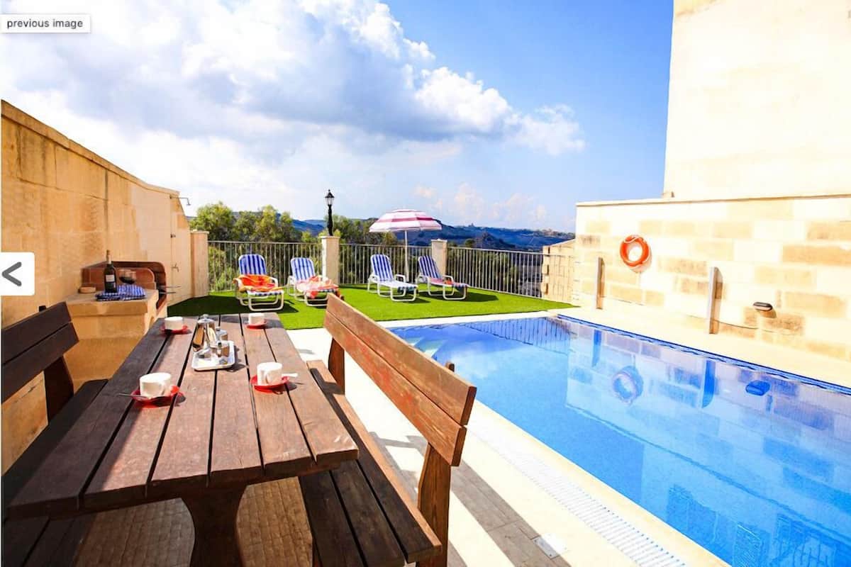 Villa, 2 quartos, vista para a piscina | Cofre no quarto, secretária