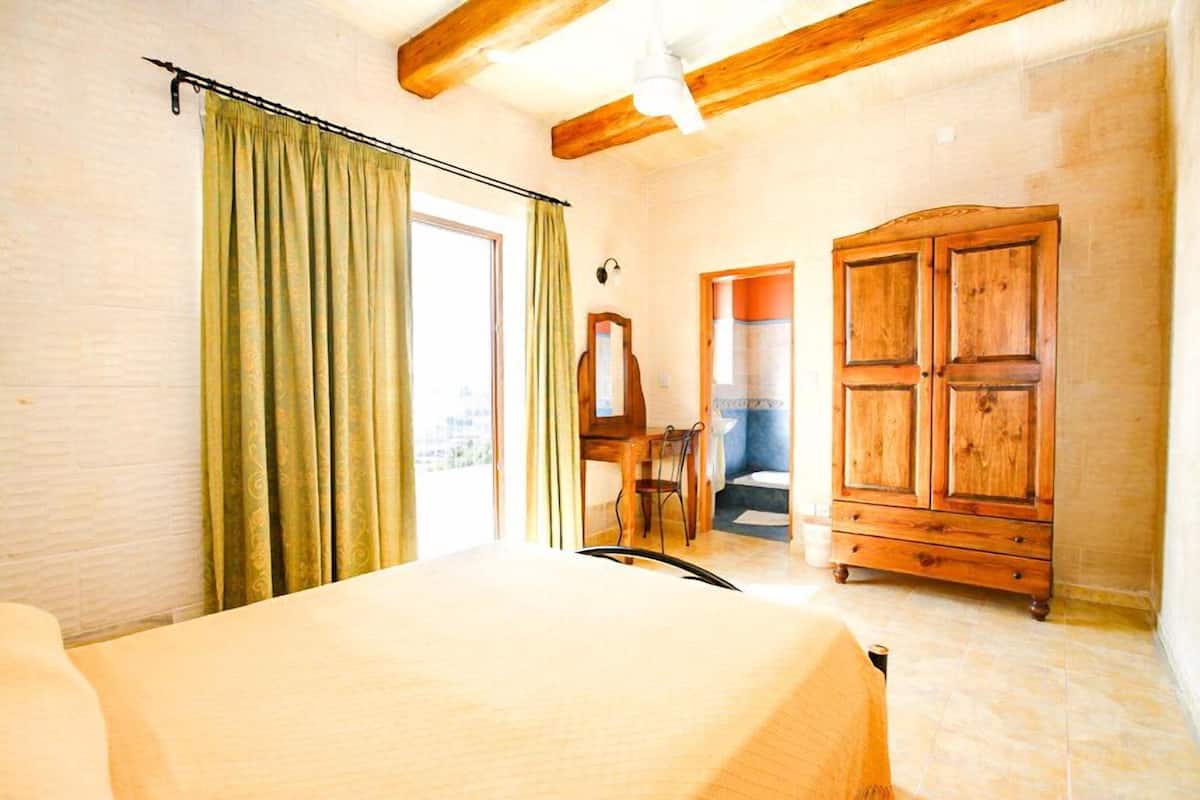 Villa, 3 quartos, piscina privativa | Cofre no quarto, secretária