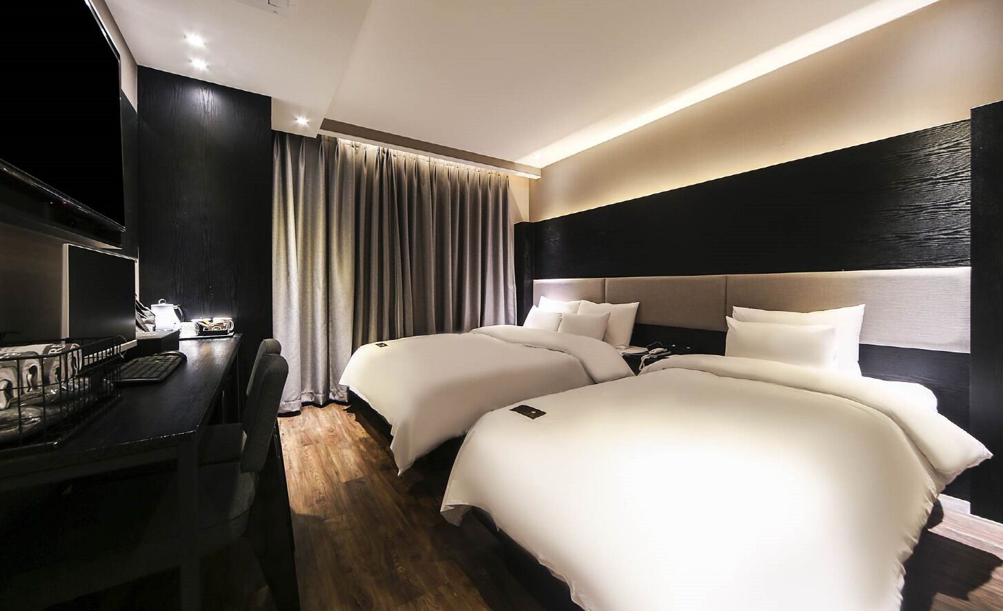 Quarto Twin | Edredões de penas, cortinas/cortinados opacos, quartos insonorizados 