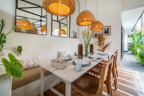 Villa Básica, várias camas | Restaurantes