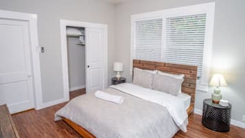 Apartamento (1 Bedroom) | 1 quarto, espaço de trabalho para notebook
