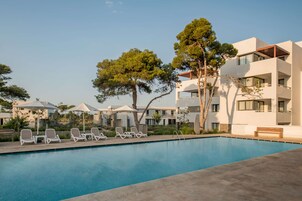 2 piscinas exteriores 