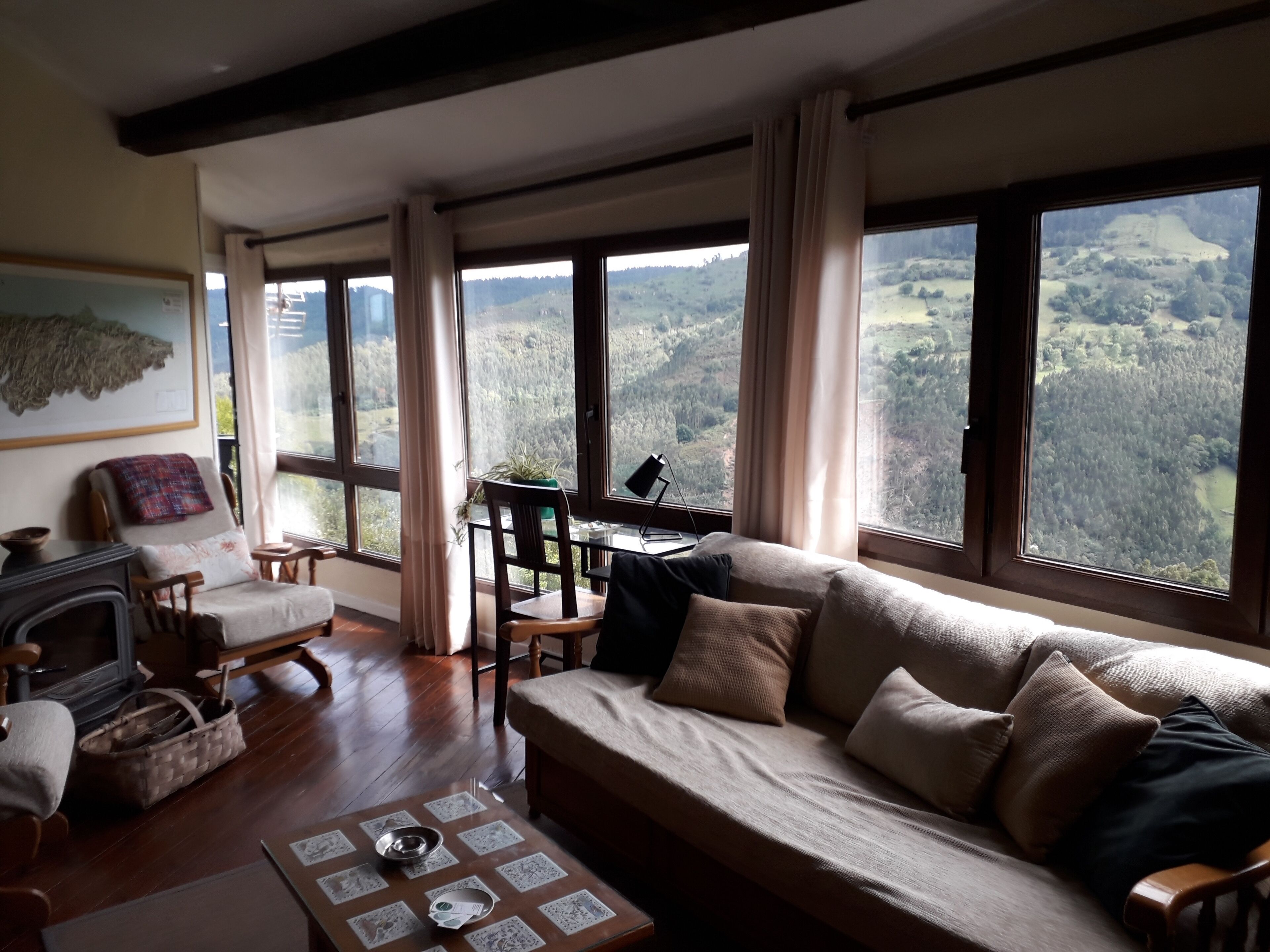 Casa En El Centro De Asturias Con Mucha Zona Verde - Asturias