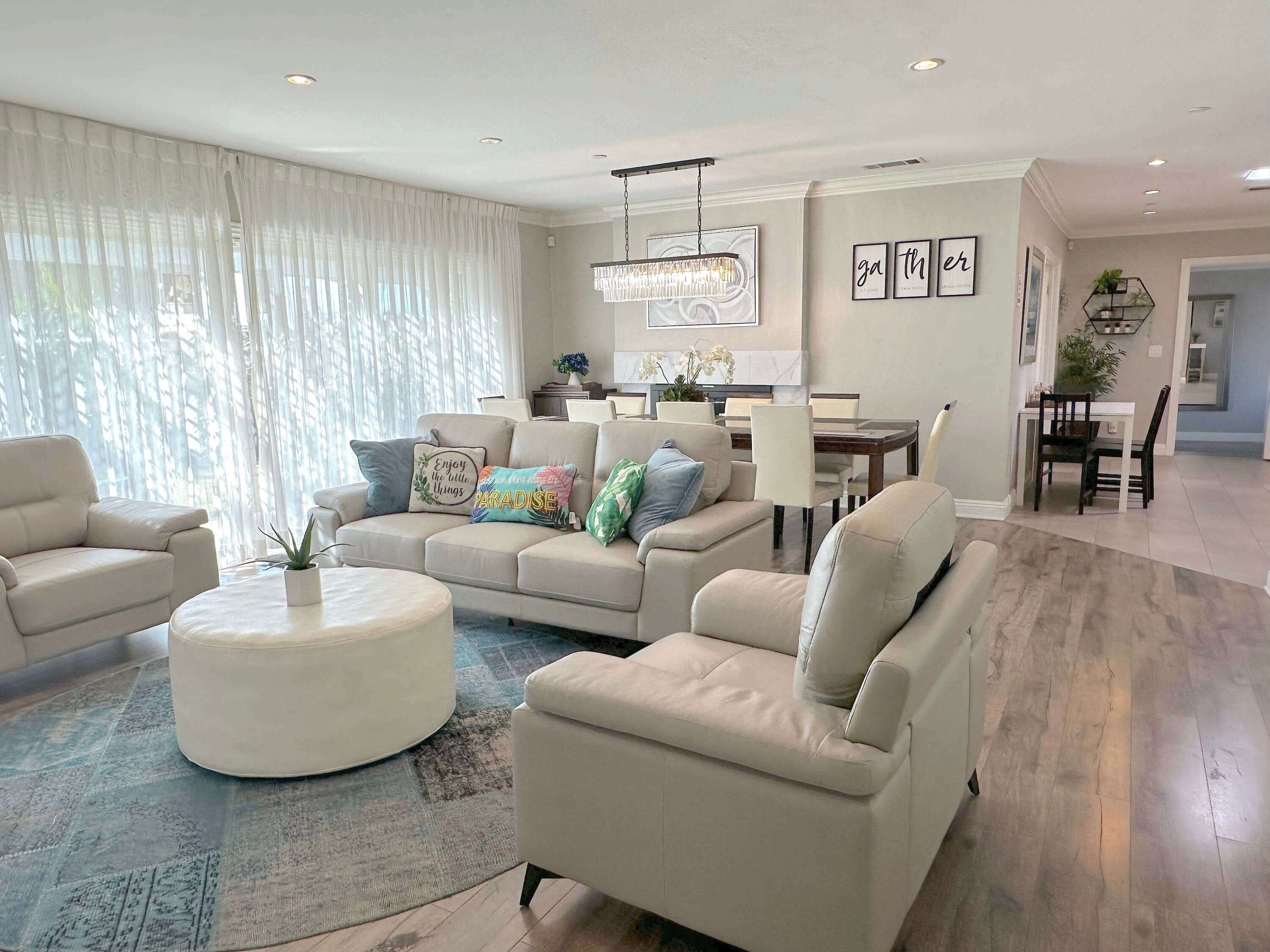Near Disneyland, 6br, 4ba, Pool/hot Tub, 3300 Sqft - Anaheim, CA