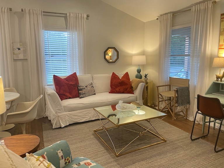 Walk To The River Or Downtown. One Block From Cameron Park. 1 Mile To Silos! - Waco, TX