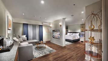 Suíte (ASTON) | 1 quarto, frigobar, cofres nos quartos, escrivaninha