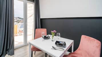 Estúdio (Superior Studio with Balcony BR1) | Kitchenette privada