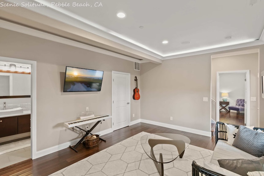 Scenic Solitude: Gorgeous Remodeled 3 Bedroom 2 And A Half Baths Panoramic Views - Seaside, CA