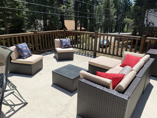 Bear Pause 4br Cabin | Large Deck & Balcony Near Hiking - Lake Tahoe
