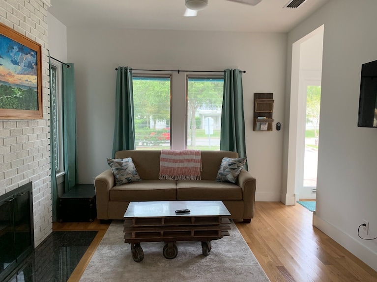 2-bedroom House With A Great Yard In Down Town - New Smyrna Beach, FL