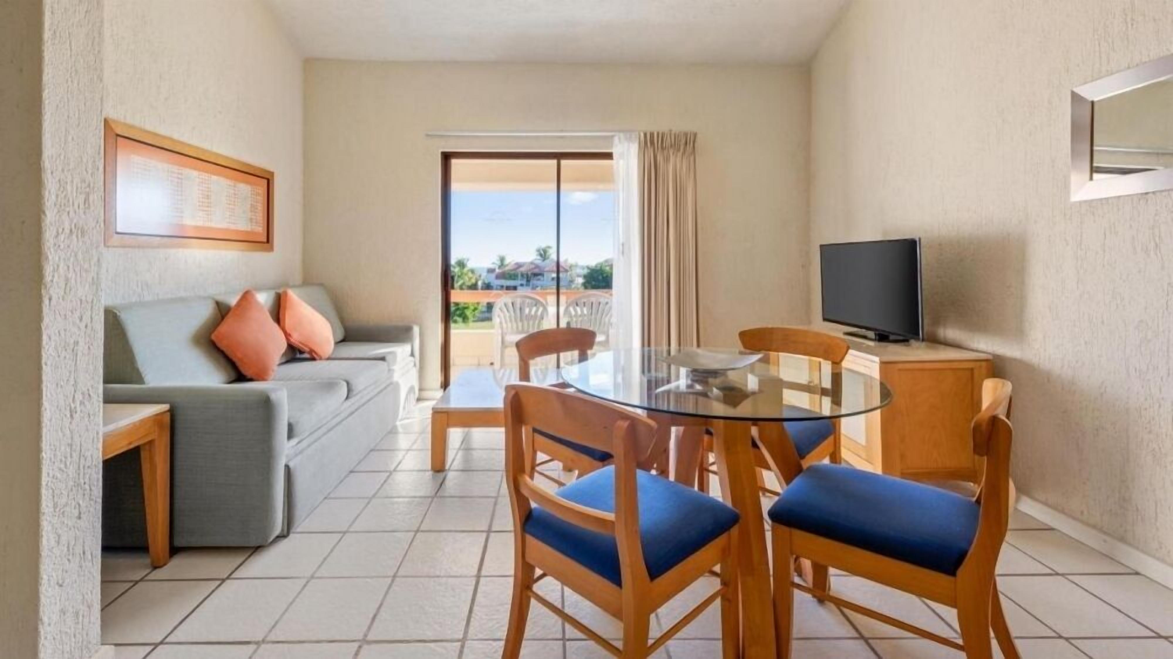 Vibrant 1br Suite Steps To Punta Sur Golf Course - San José del Cabo