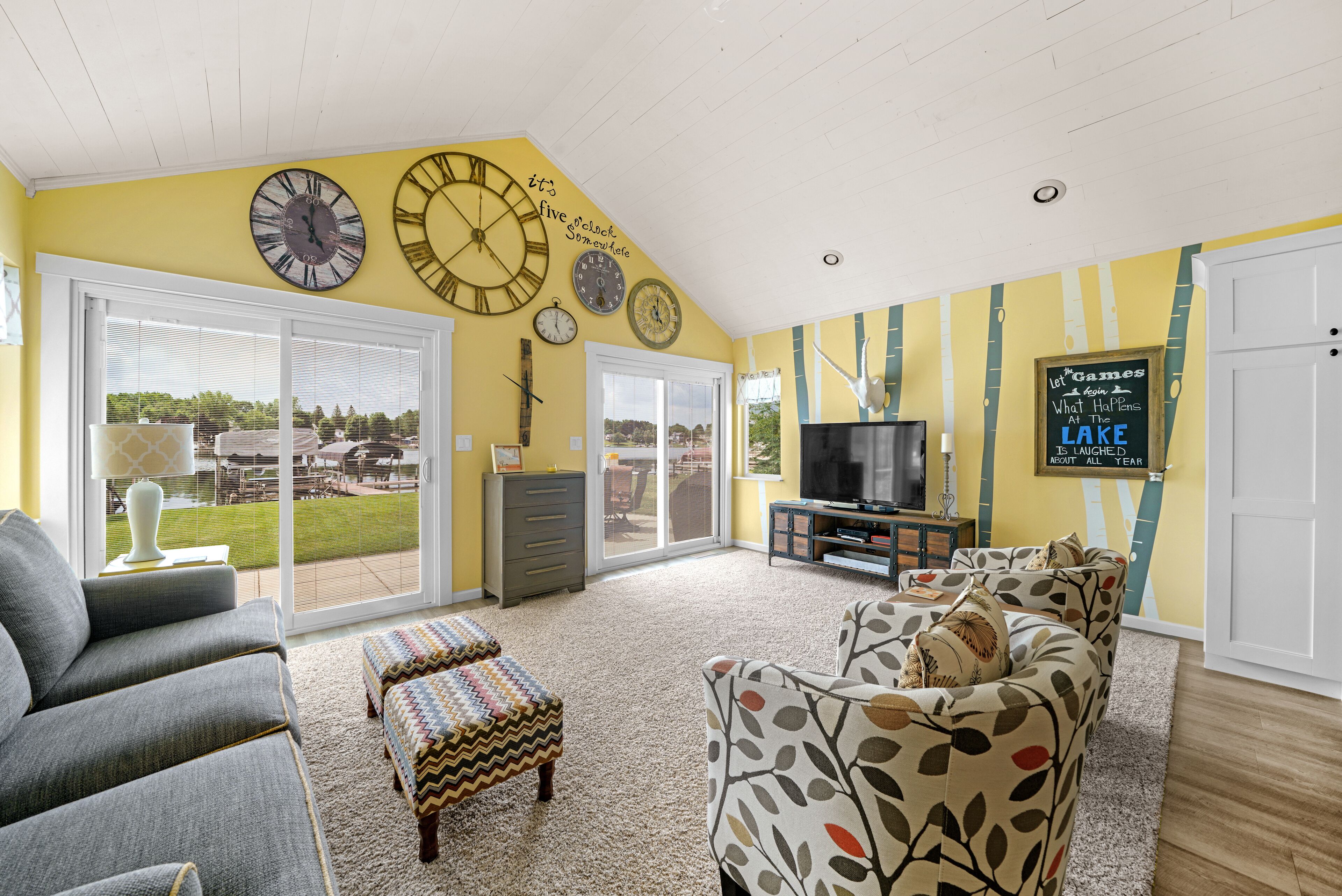 Waterfront Home, Pontoon For Rent, Sandy Beach On Olcott Lake In Chain Of Lakes - Jackson, MI