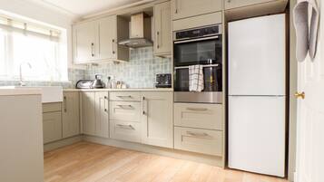 Casa de campo | Cozinha privada | Geladeira, lava-louças, chaleira elétrica, torradeira