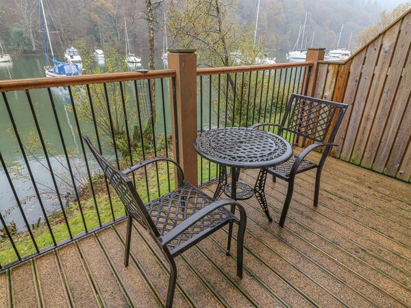 Frost, Pet Friendly, Luxury Holiday Cottage In Far Sawrey - Coniston
