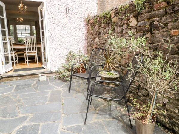Y Bwthyn Pinc, Pet Friendly, Character Holiday Cottage In Conwy - Conwy