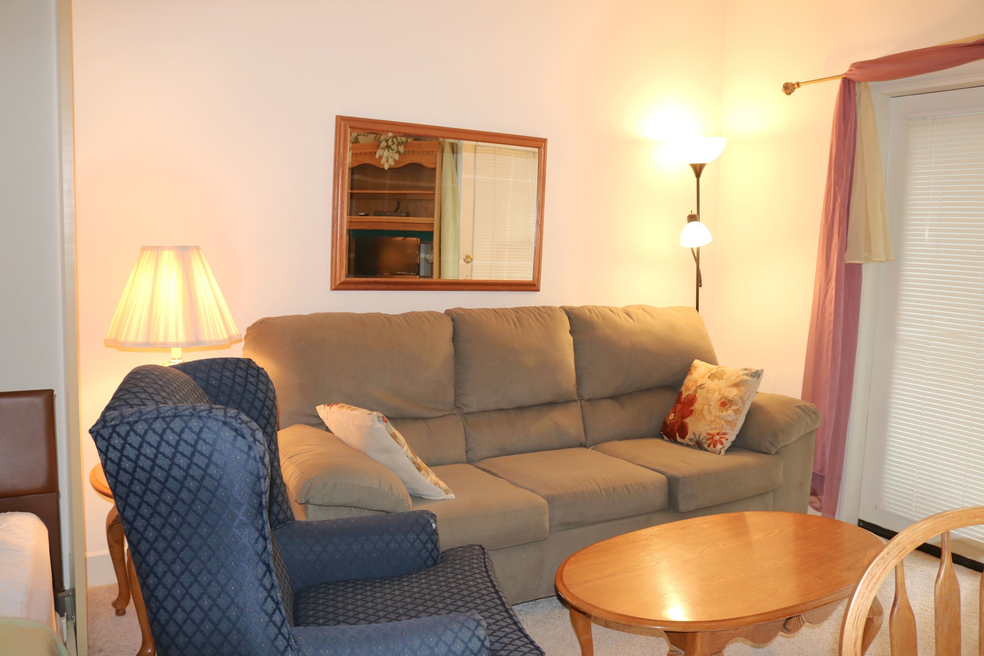 Originally Built In Chautauqua Institution In 1890, The Original St. Elmo Hotel Building Was Torn Down And Rebuilt As A Residential Condominium.  It Now Offers The Convenience Of An Elevator - Chautauqua Lake, NY