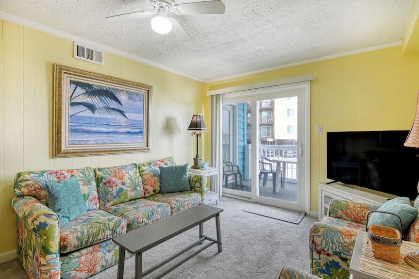 Beach House 110, Two-bedroom, Two-bath Ocean-view Condo - Garden City, SC